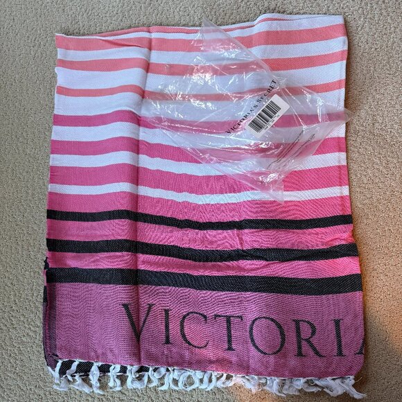 Victoria's Secret | Bedding | Victorias Secret Throw Blanket New In ...